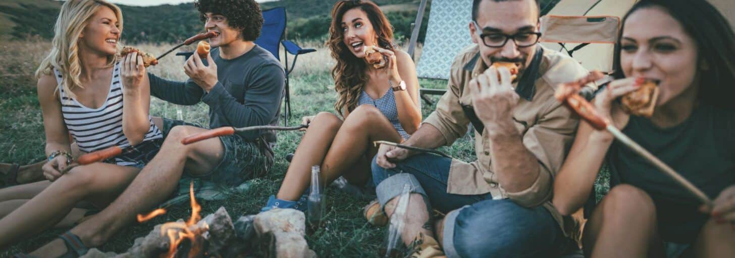 How To Make Friends While Camping (14 Icebreakers) | RV Lifestyle